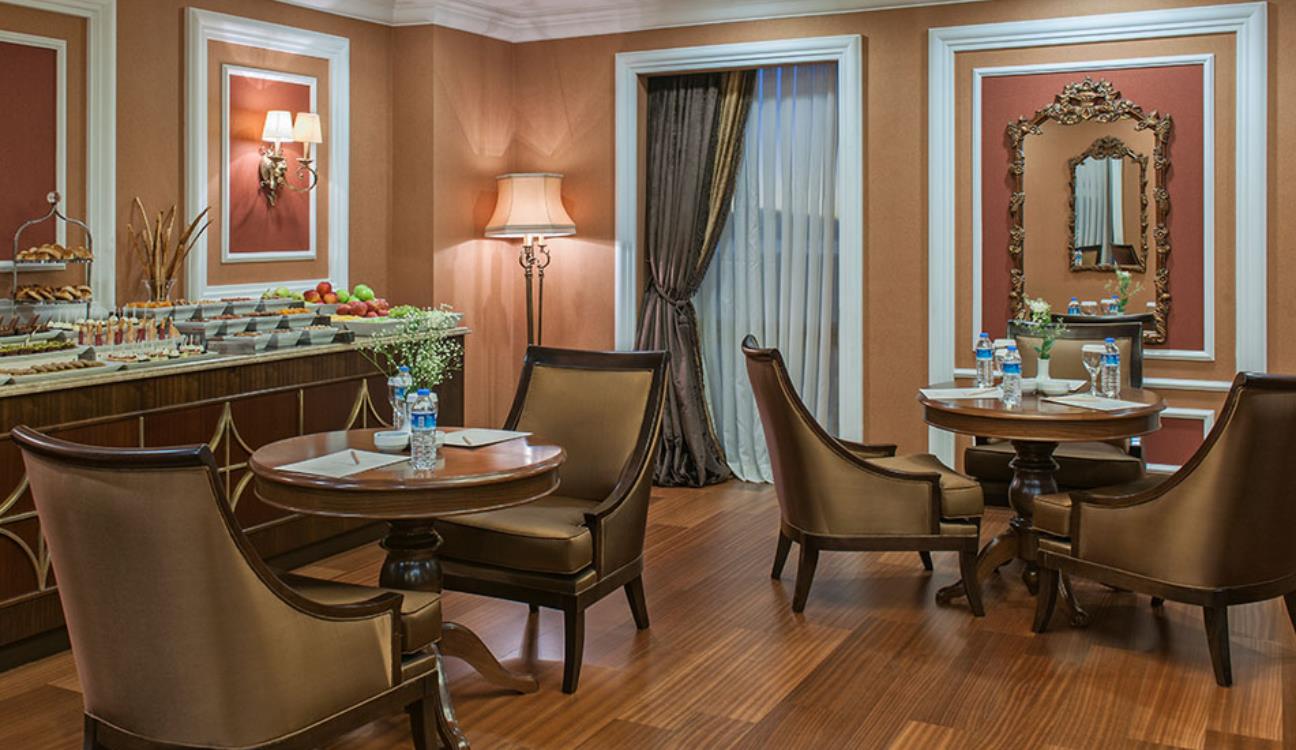 Restaurants & Bar | ELITE WORLD VAN